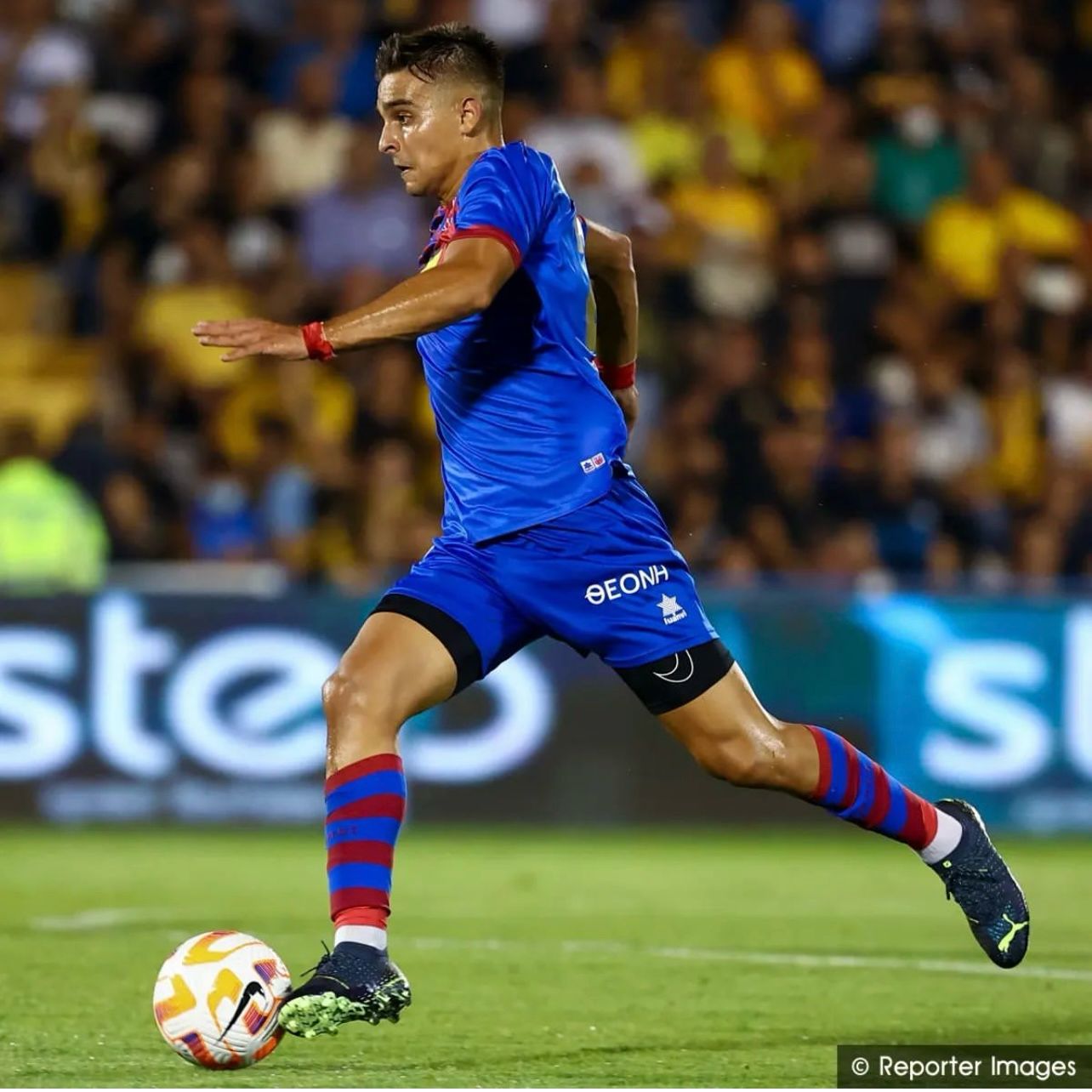 Dimitris Metaxas saapuu Laivastonsinisiin - AC Oulu